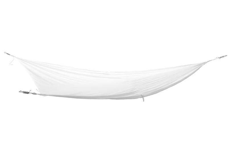 Este toldo de IKEA blanco, plegable y fácil de instalar se cuela en ...