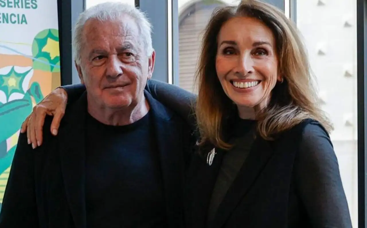 Así es el árbol de Navidad de Ana Belén y Víctor Manuel: es sencillo, original y ocupa poco