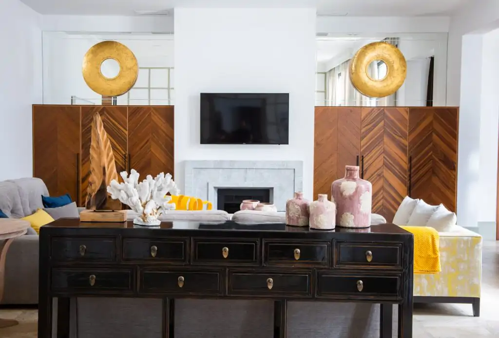 Elisa Íñiguez, interiorista: "Las maderas oscuras no envejecen la casa ...