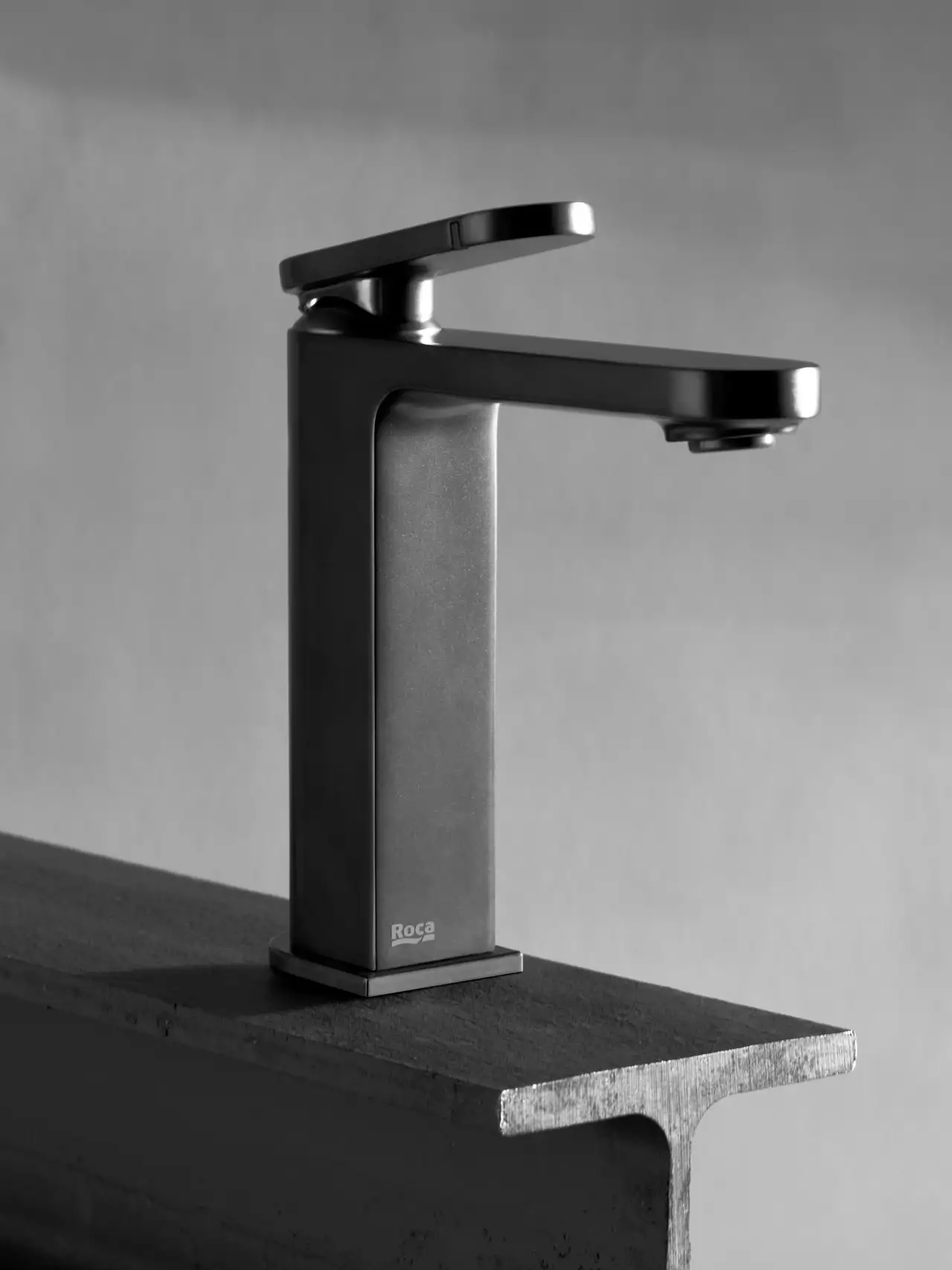 Roca une interiorismo y arquitectura para presentar sus últimas ...